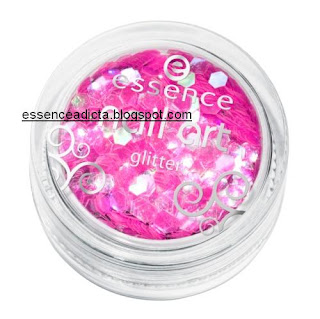 SOÑANDO EN TECNICOLOR: NAIL ART GLITTER DE ESSENCE